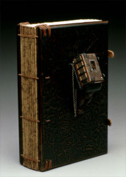 CHAINED BOOK - Daniel Essig